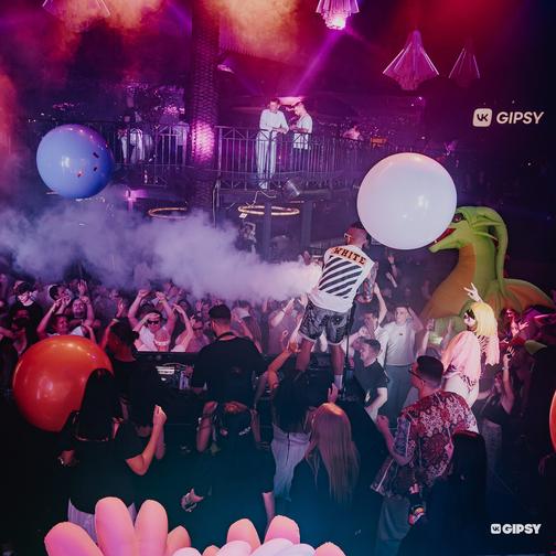 Фотоотчёт вечеринки LOS POLLOS в бар клубе VK Gipsy. 19.07.2024