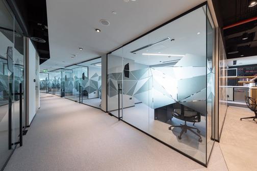 UNBOX API Trio Towers | Offices for rent in Dubai