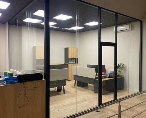 Стеклянные перегородки на заказ в Москве и МО от RF-GLASS